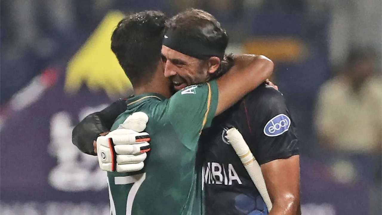 Photo Gallery: Haris Rauf and David Wiese hug each other after the game