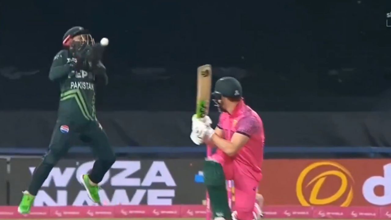 Watch- Mohammad Rizwan stuns World Cricket with one of the Greatest ...