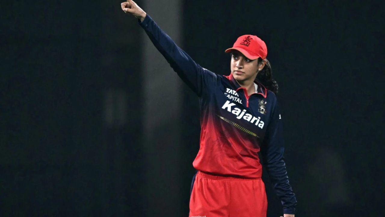 Smriti Mandhana harassed on Live TV? RCB captain angry at cameraperson ...