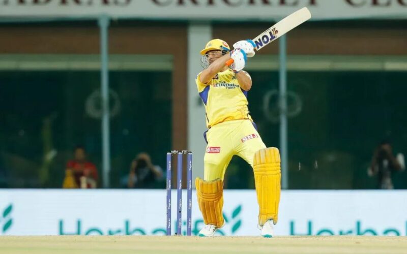 CSK vs LSG: Watch - Crowd Goes Berserk As MS Dhoni Smokes Magnificent ...