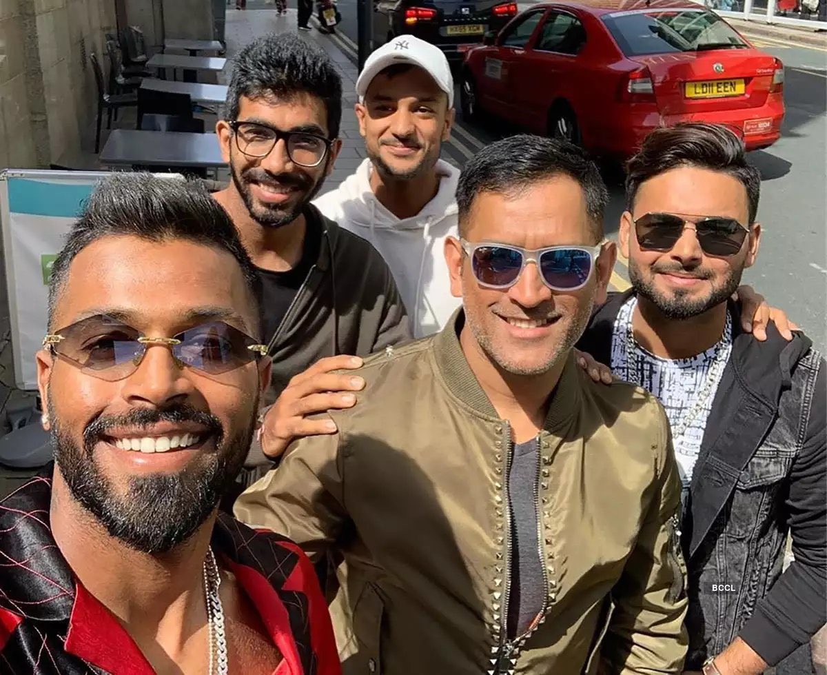 Mayank Agarwal Finally Lifts The Lid On Mysterious Team Photo, Reveals Who Put His Arm Around ...