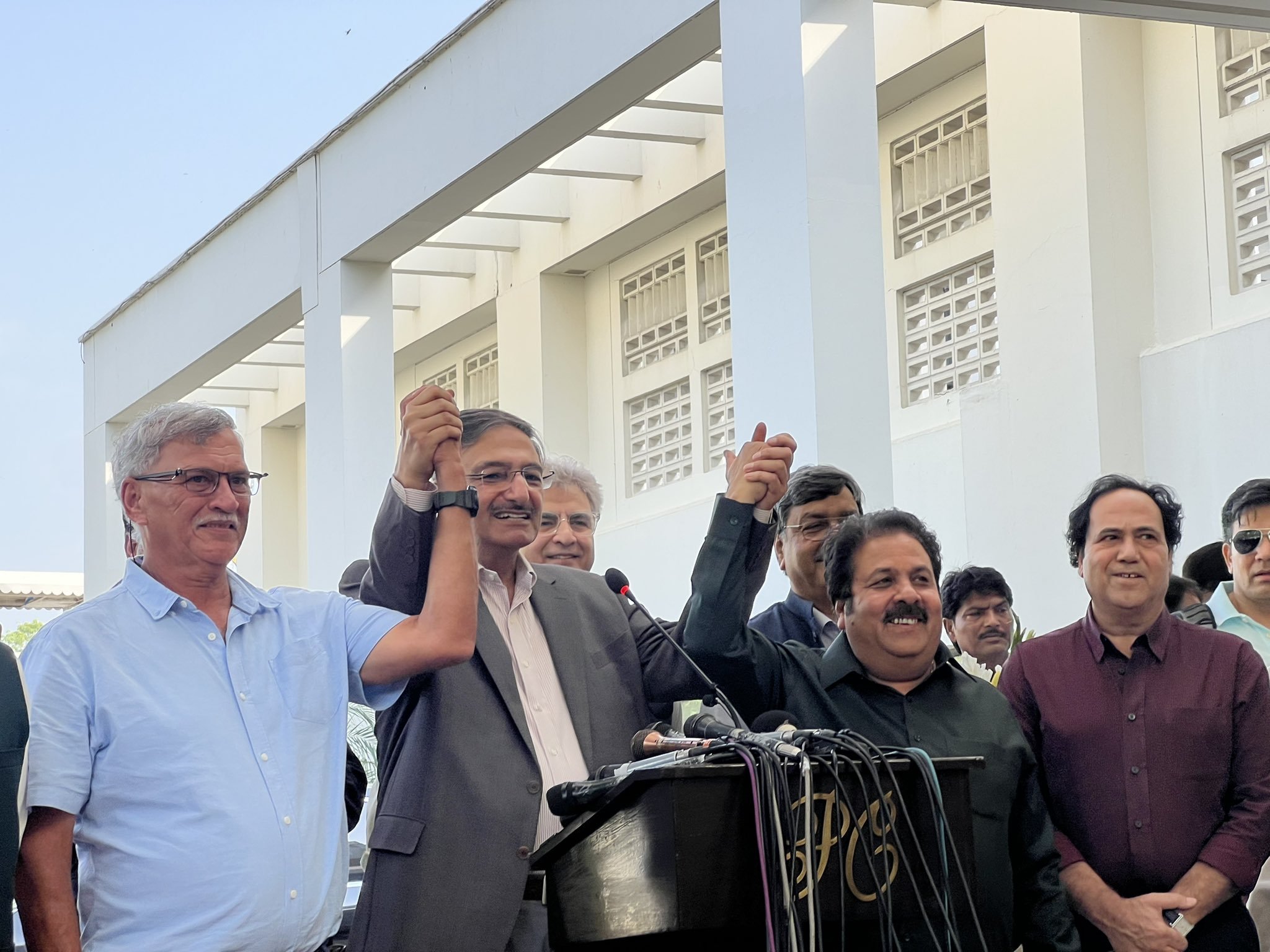BCCI President Roger Binny And Vice President Rajeev Shukla Cross ...