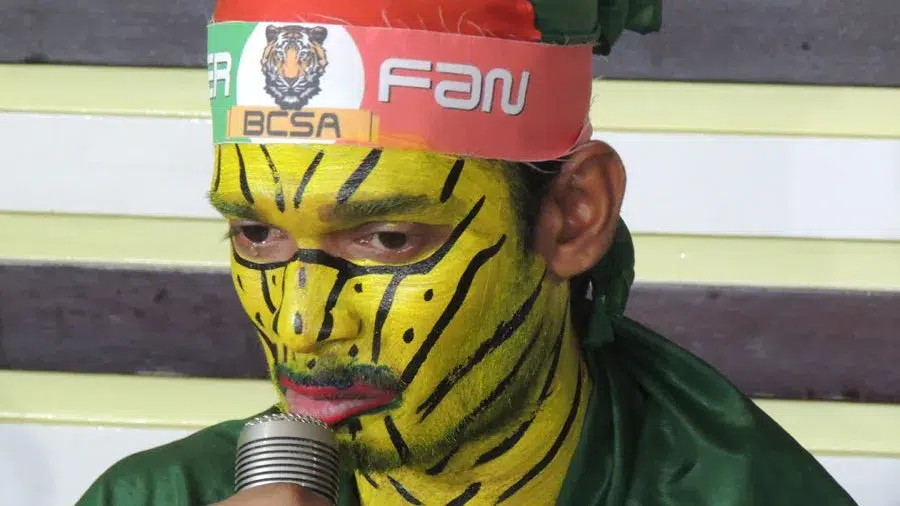 SA vs BAN: Watch - Bangladesh Superfan 'Tiger Shoaib' Faces Harassment ...