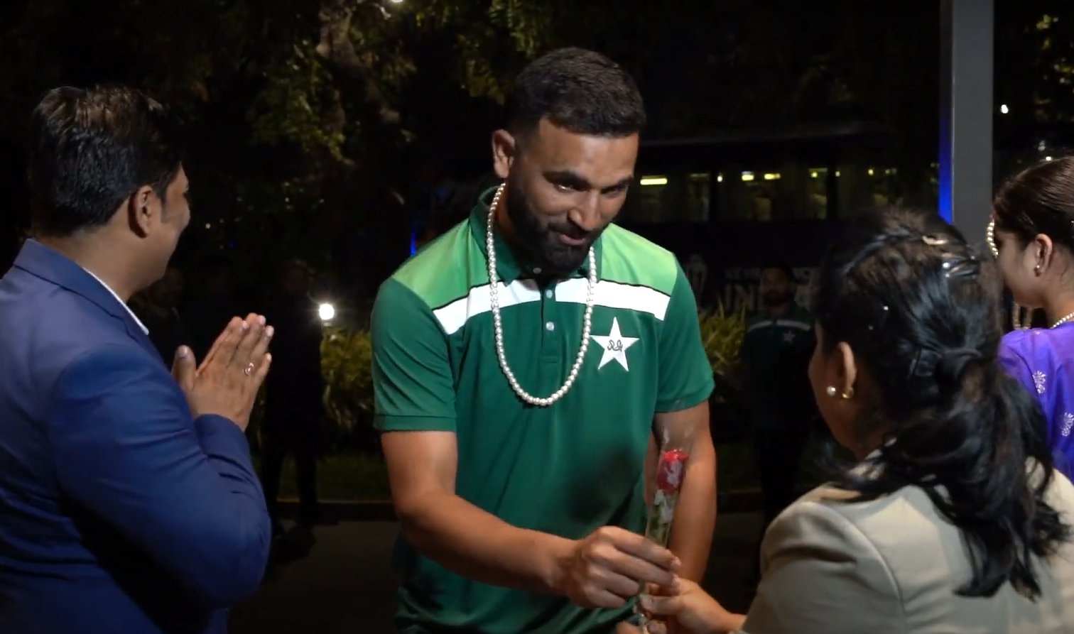 Watch - Pakistan Team Enjoys Dinner At Famous 'Jewel of Nizam' Restaurant In Hyderabad, Takes ...