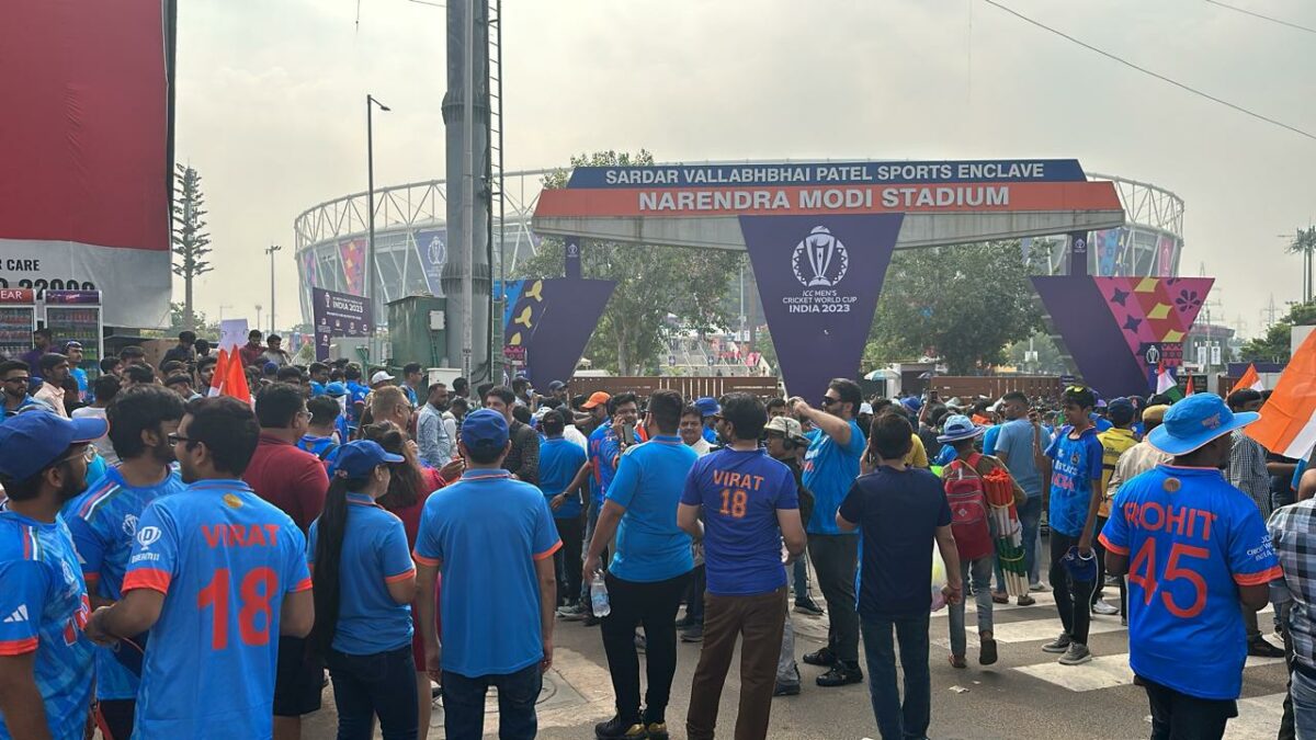 IND vs PAK: Watch- Indian Fans Mob The Narendra Modi Stadium Hours ...