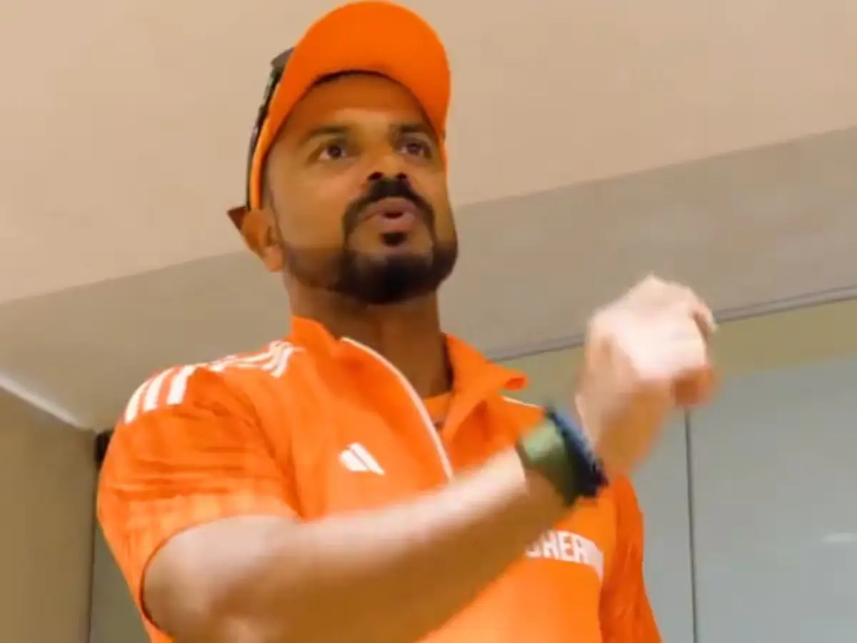 Watch: T Dilip Brings Fielder Of The Series In Indian Dressing Room ...